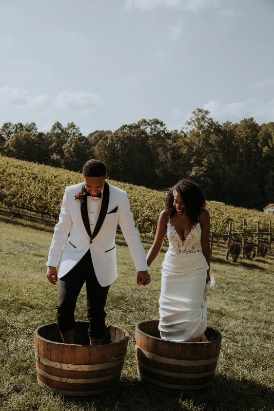 Richmond Area Weddings | Potomac Point Winery & Vineyard | Dominique ...