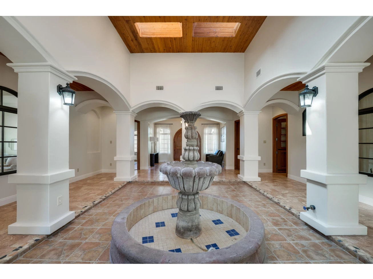 RoseBridge Estate | Wedding Venues | Smithville, Texas